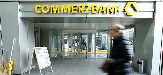 Finanzinvestor Cerberus senkt Beteiligungen - Deutsche Bank- und Coba ...