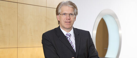 Exklusiv: Dieter Manz zum Solar-Großauftrag und Tesla - DER AKTIONÄR