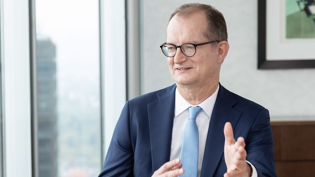 Commerzbank nach dem CEO-Rücktritt: Wie geht es jetzt weiter? - DER ...